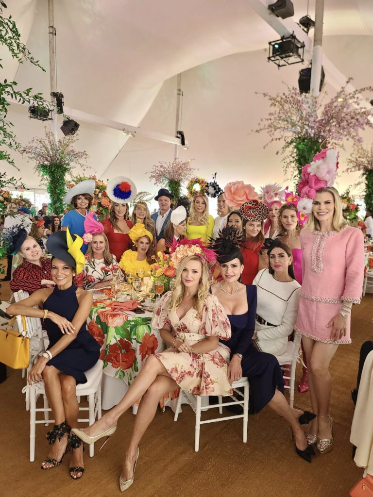 Miami Girls Support the Women's Committee of the Central Park ...